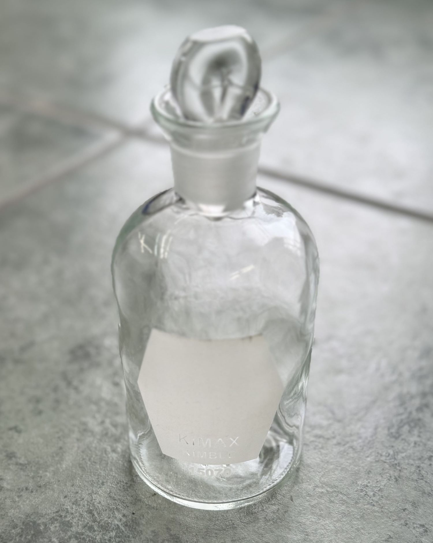 Acid bottle 300 ml w/glass stopper - Action Mining Services Inc ...